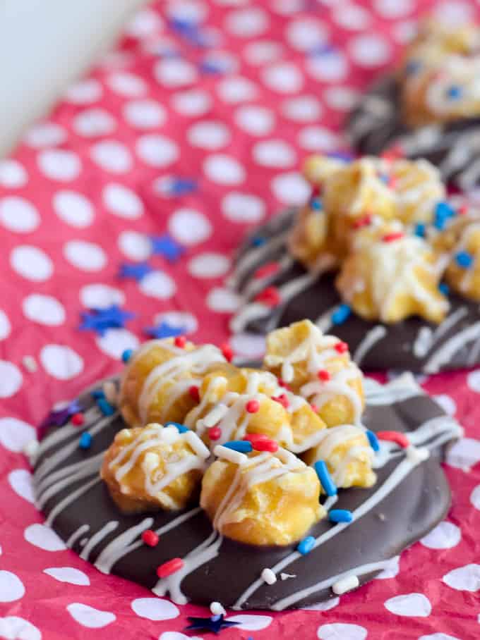 Patriotic Chocolate Popcorn Puddles - Design Dazzle