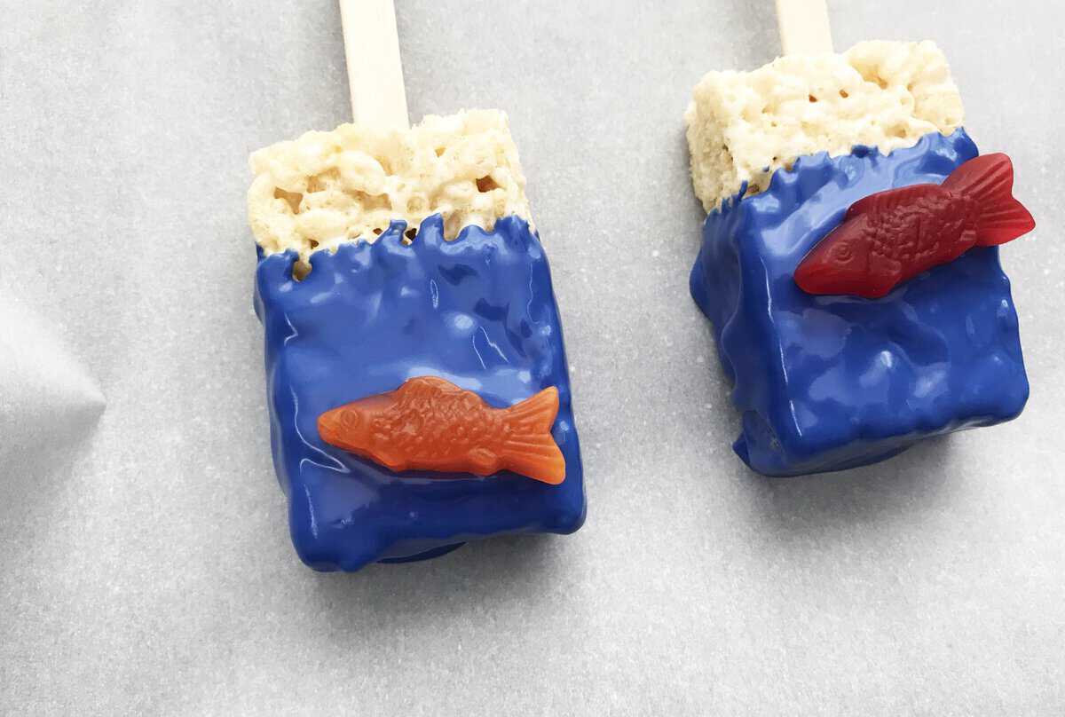 Fishy Rice Krispie Treats - Design Dazzle