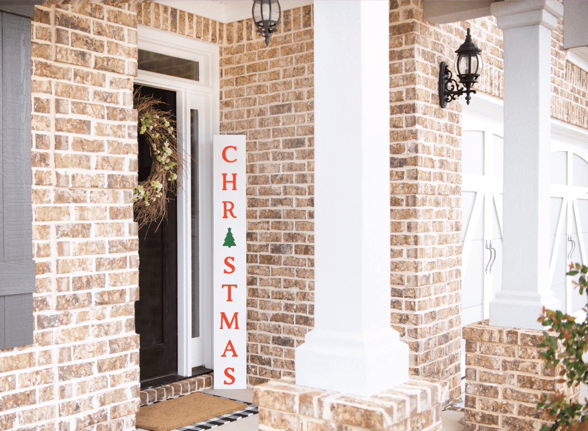 Simple DIY Front Door Sign - Design Dazzle