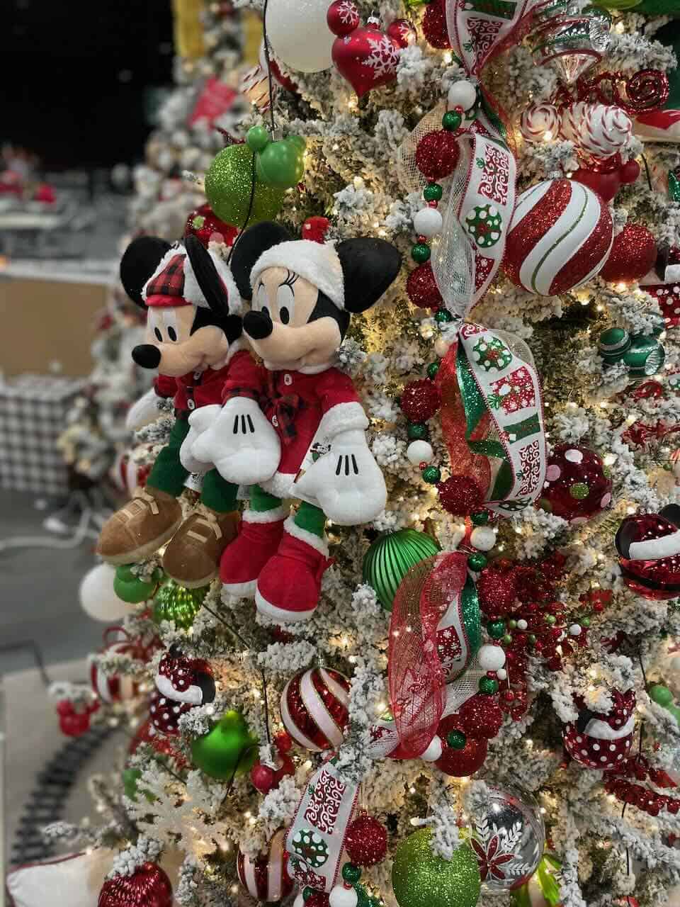 Mickey And Minnie Christmas Decorating Ideas - Design Dazzle