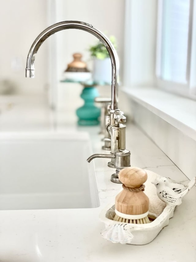 The Best Bridge Faucet For the Kitchen - Design Dazzle